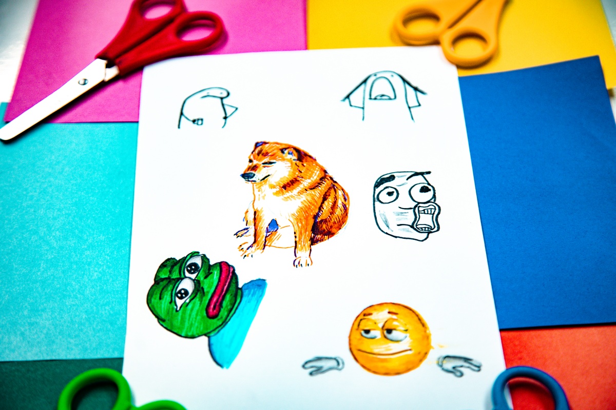 Do feed para o CCBB: oficinas de memes e painel de emojis animam férias ...